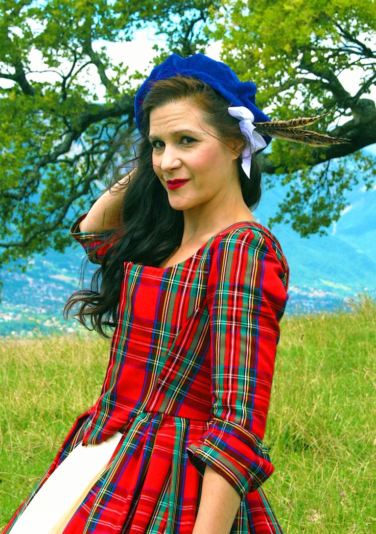 Isabella Fraser reproduction 1785 highlands dress : le shooting ...